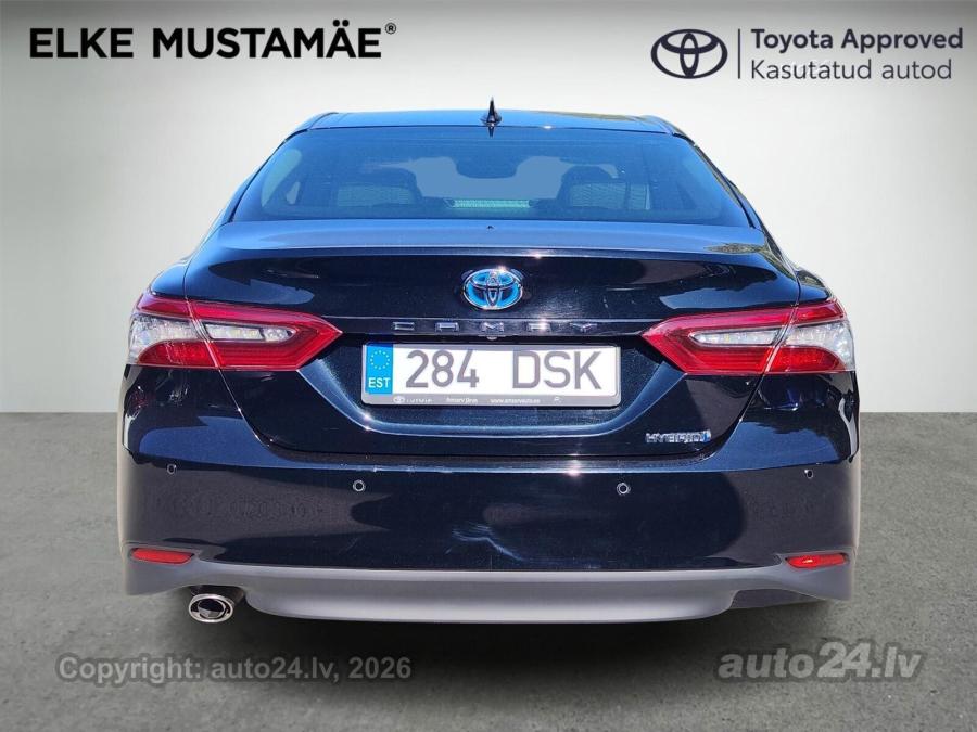 Black Toyota Camry 2021 in Tallinn, with an engine capacity of 2.49 L and mileage of 77 thousand km for 27995 €, photo 5 on AUTOMOTO.COM.LV