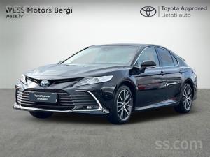 Black Toyota Camry 2021 in Riga, with an engine capacity of 2.50 L and mileage of 136 thousand km for 23990 €, photo  on AUTOMOTO.COM.LV