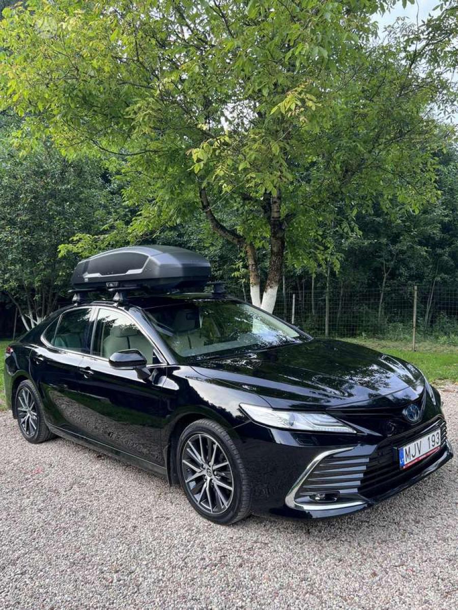 Melns Toyota Camry 2022 Viļņa, ar dzinēja tilpumu 2.49 L un nobraukumu 70 tūkst. km par 28000 €, foto 3 vietnē AUTOMOTO.COM.LV