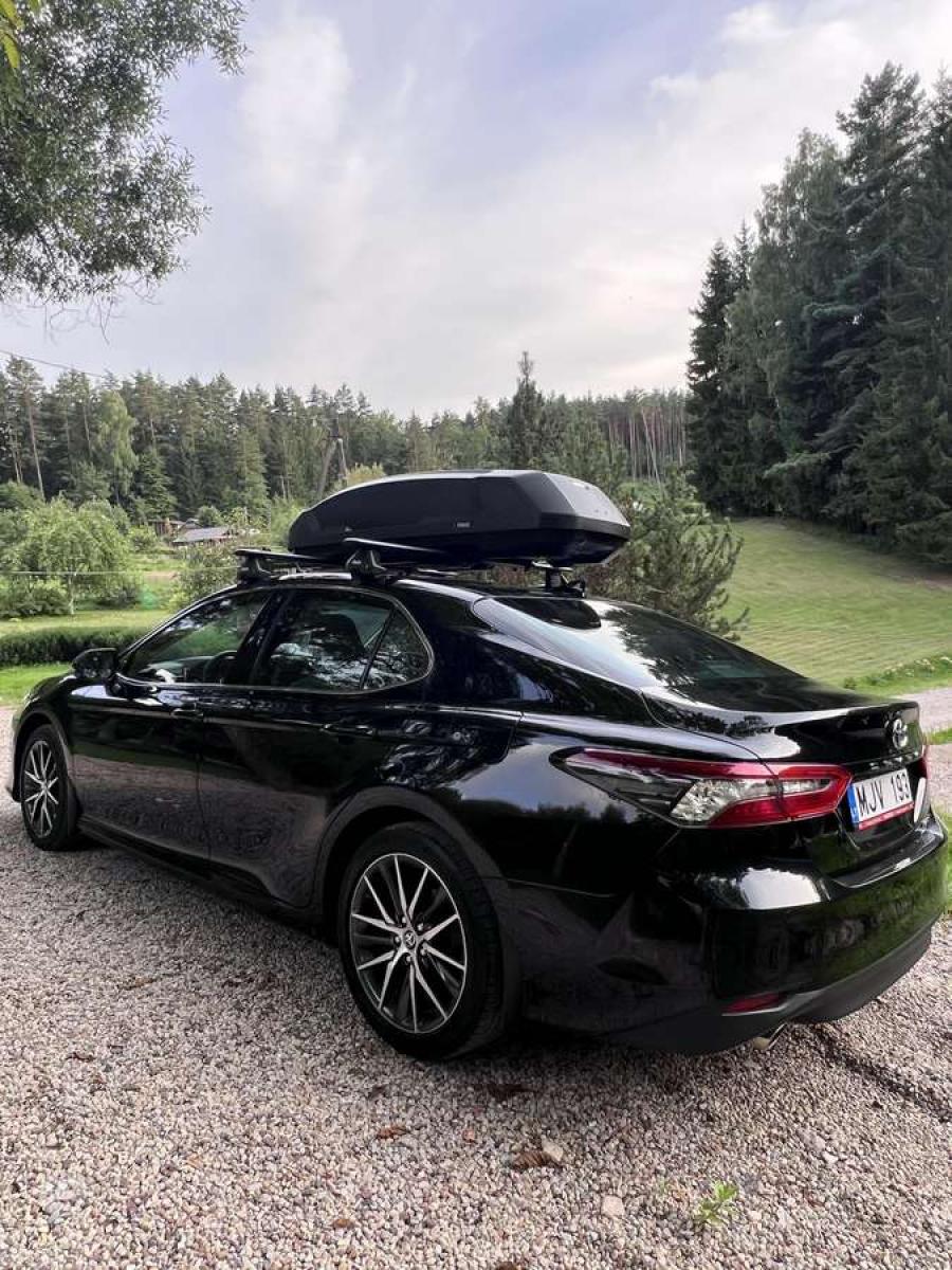 Melns Toyota Camry 2022 Viļņa, ar dzinēja tilpumu 2.49 L un nobraukumu 70 tūkst. km par 28000 €, foto 4 vietnē AUTOMOTO.COM.LV