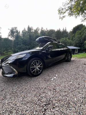 Melns Toyota Camry 2022 Viļņa, ar dzinēja tilpumu 2.49 L un nobraukumu 70 tūkst. km par 28000 €, foto 5 vietnē AUTOMOTO.COM.LV