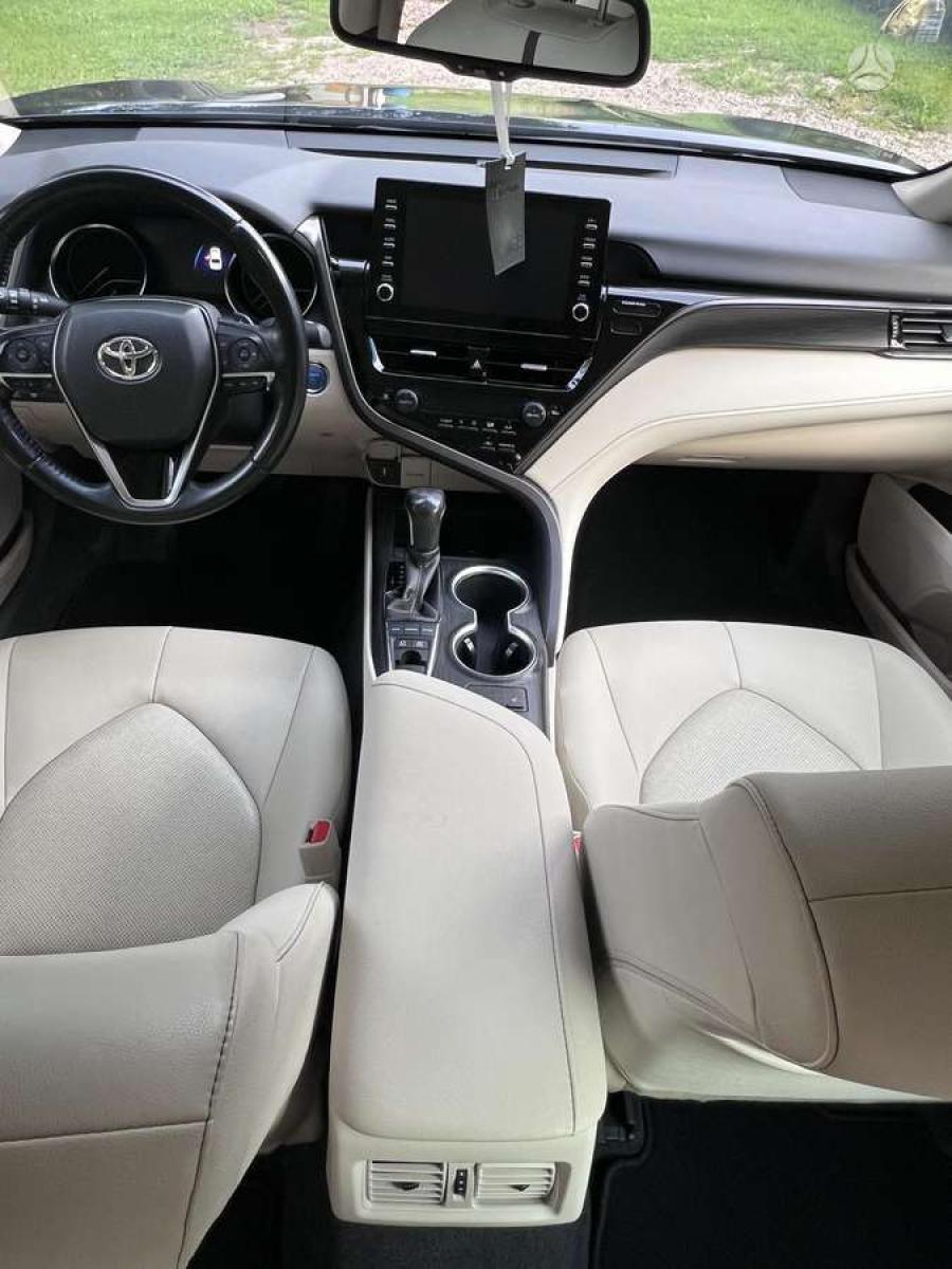 Melns Toyota Camry 2022 Viļņa, ar dzinēja tilpumu 2.49 L un nobraukumu 70 tūkst. km par 28000 €, foto 8 vietnē AUTOMOTO.COM.LV