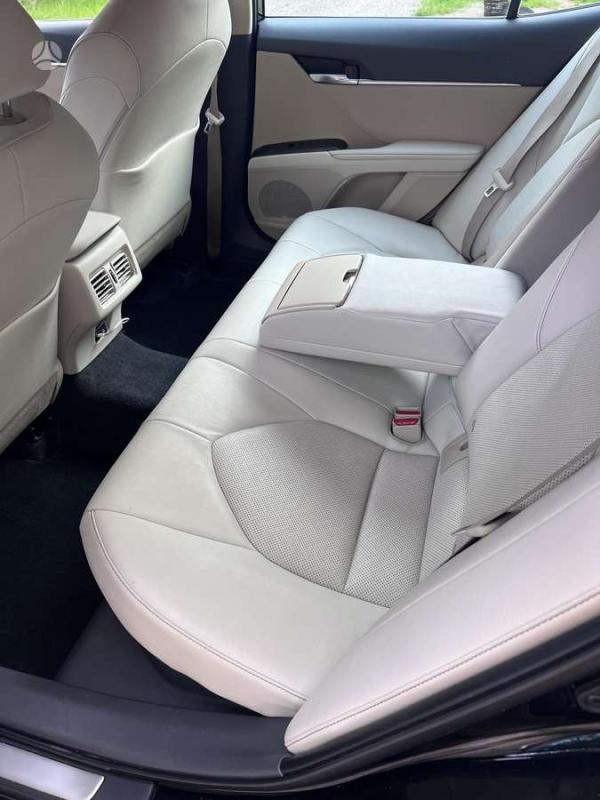 Melns Toyota Camry 2022 Viļņa, ar dzinēja tilpumu 2.49 L un nobraukumu 70 tūkst. km par 28000 €, foto 8 vietnē AUTOMOTO.COM.LV