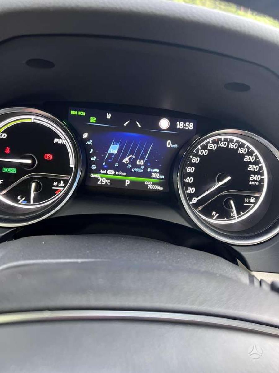 Melns Toyota Camry 2022 Viļņa, ar dzinēja tilpumu 2.49 L un nobraukumu 70 tūkst. km par 28000 €, foto 11 vietnē AUTOMOTO.COM.LV