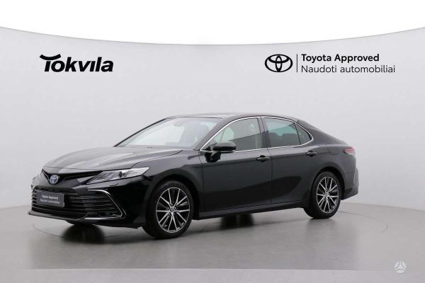 Black Toyota Camry 2022 in Vilnius, with an engine capacity of 2.49 L and mileage of 113 thousand km for 27900 €, photo 1 on AUTOMOTO.COM.LV