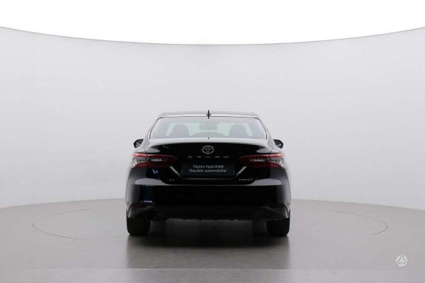 Black Toyota Camry 2022 in Vilnius, with an engine capacity of 2.49 L and mileage of 113 thousand km for 27900 €, photo 6 on AUTOMOTO.COM.LV