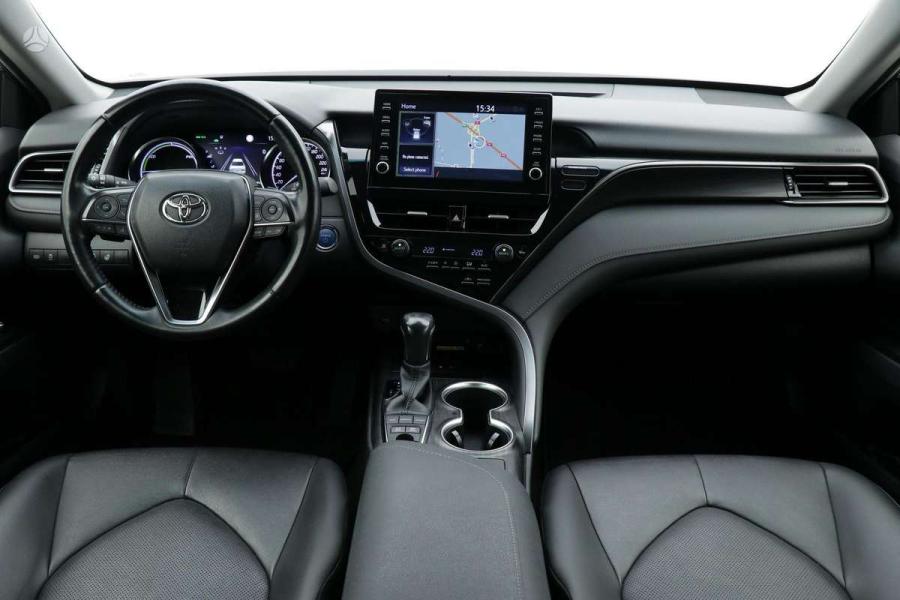 Black Toyota Camry 2022 in Vilnius, with an engine capacity of 2.49 L and mileage of 113 thousand km for 27900 €, photo 8 on AUTOMOTO.COM.LV