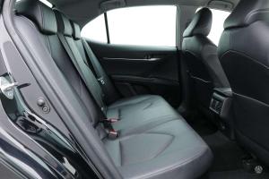 Black Toyota Camry 2022 in Vilnius, with an engine capacity of 2.49 L and mileage of 113 thousand km for 27900 €, photo 11 on AUTOMOTO.COM.LV