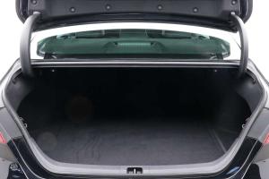 Black Toyota Camry 2022 in Vilnius, with an engine capacity of 2.49 L and mileage of 113 thousand km for 27900 €, photo 12 on AUTOMOTO.COM.LV