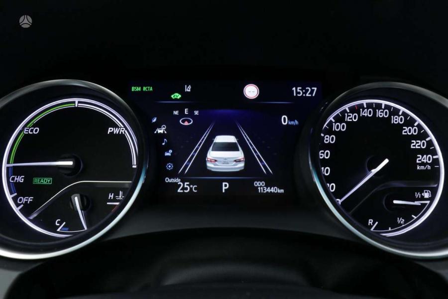 Black Toyota Camry 2022 in Vilnius, with an engine capacity of 2.49 L and mileage of 113 thousand km for 27900 €, photo 14 on AUTOMOTO.COM.LV
