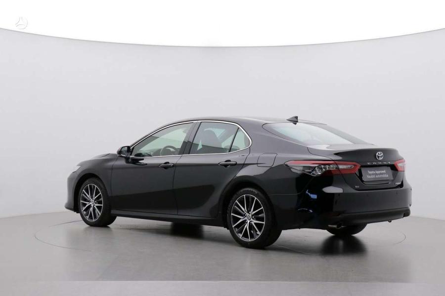 Black Toyota Camry 2022 in Vilnius, with an engine capacity of 2.49 L and mileage of 113 thousand km for 27900 €, photo 18 on AUTOMOTO.COM.LV
