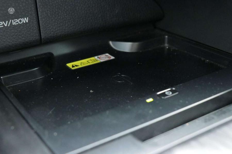 Black Toyota Camry 2022 in Vilnius, with an engine capacity of 2.49 L and mileage of 113 thousand km for 27900 €, photo 29 on AUTOMOTO.COM.LV
