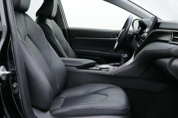 Melns Toyota Camry 2022 Viļņa, ar dzinēja tilpumu 2.49 L un nobraukumu 90 tūkst. km par 25900 €, foto 10 vietnē AUTOMOTO.COM.LV