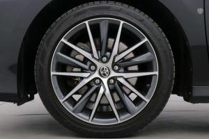 Melns Toyota Camry 2022 Viļņa, ar dzinēja tilpumu 2.49 L un nobraukumu 90 tūkst. km par 25900 €, foto 17 vietnē AUTOMOTO.COM.LV