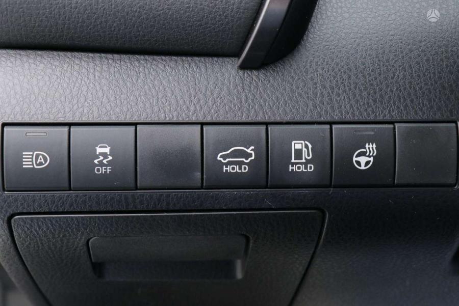 Melns Toyota Camry 2022 Viļņa, ar dzinēja tilpumu 2.49 L un nobraukumu 90 tūkst. km par 25900 €, foto 25 vietnē AUTOMOTO.COM.LV