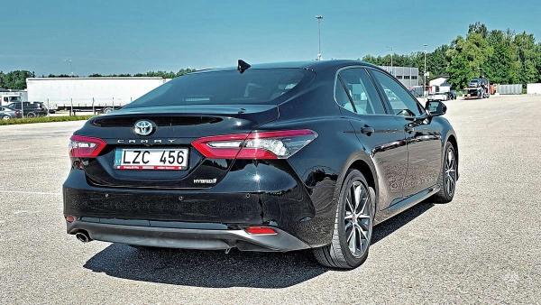 Melns Toyota Camry 2023 Viļņa, ar dzinēja tilpumu 2.50 L un nobraukumu 63 tūkst. km par 32500 €, foto 7 vietnē AUTOMOTO.COM.LV