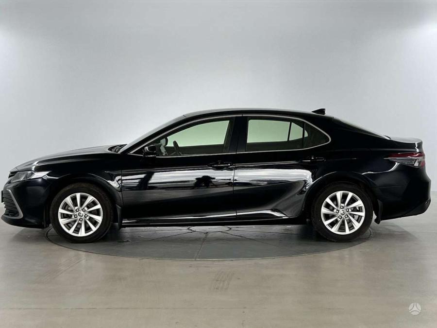 Melns Toyota Camry 2023 Viļņa, ar dzinēja tilpumu 2.49 L un nobraukumu 103 tūkst. km par 26900 €, foto 4 vietnē AUTOMOTO.COM.LV