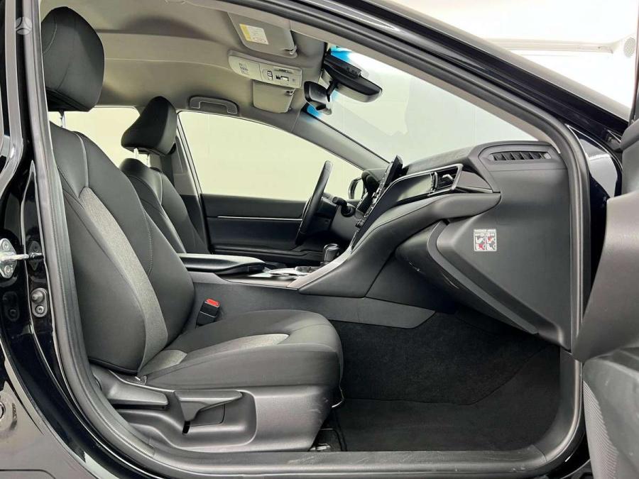 Melns Toyota Camry 2023 Viļņa, ar dzinēja tilpumu 2.49 L un nobraukumu 103 tūkst. km par 26900 €, foto 7 vietnē AUTOMOTO.COM.LV
