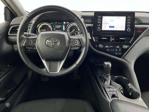Melns Toyota Camry 2023 Viļņa, ar dzinēja tilpumu 2.49 L un nobraukumu 103 tūkst. km par 26900 €, foto 10 vietnē AUTOMOTO.COM.LV