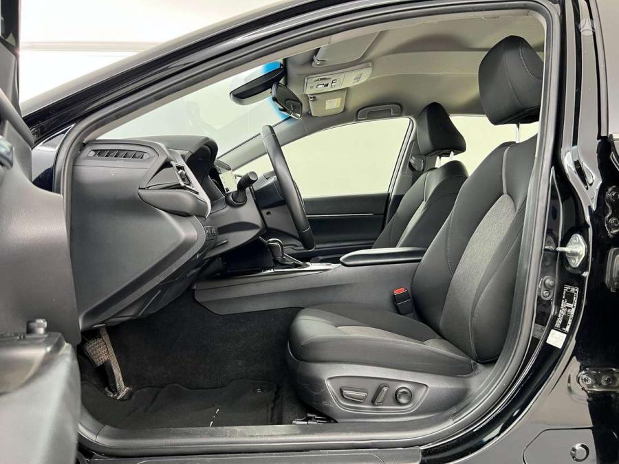 Melns Toyota Camry 2023 Viļņa, ar dzinēja tilpumu 2.49 L un nobraukumu 103 tūkst. km par 26900 €, foto 12 vietnē AUTOMOTO.COM.LV
