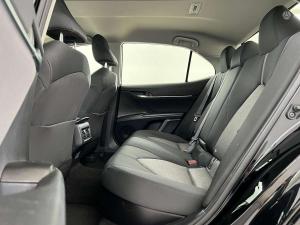 Melns Toyota Camry 2023 Viļņa, ar dzinēja tilpumu 2.49 L un nobraukumu 103 tūkst. km par 26900 €, foto 20 vietnē AUTOMOTO.COM.LV