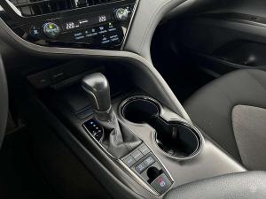 Melns Toyota Camry 2023 Viļņa, ar dzinēja tilpumu 2.49 L un nobraukumu 103 tūkst. km par 26900 €, foto 24 vietnē AUTOMOTO.COM.LV
