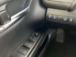 Melns Toyota Camry 2023 Viļņa, ar dzinēja tilpumu 2.49 L un nobraukumu 103 tūkst. km par 26900 €, foto 25 vietnē AUTOMOTO.COM.LV
