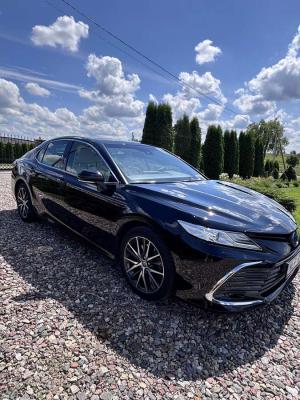 Melns Toyota Camry 2023 Kauņa, ar dzinēja tilpumu 2.49 L un nobraukumu 52 tūkst. km par 29900 €, foto  vietnē AUTOMOTO.COM.LV