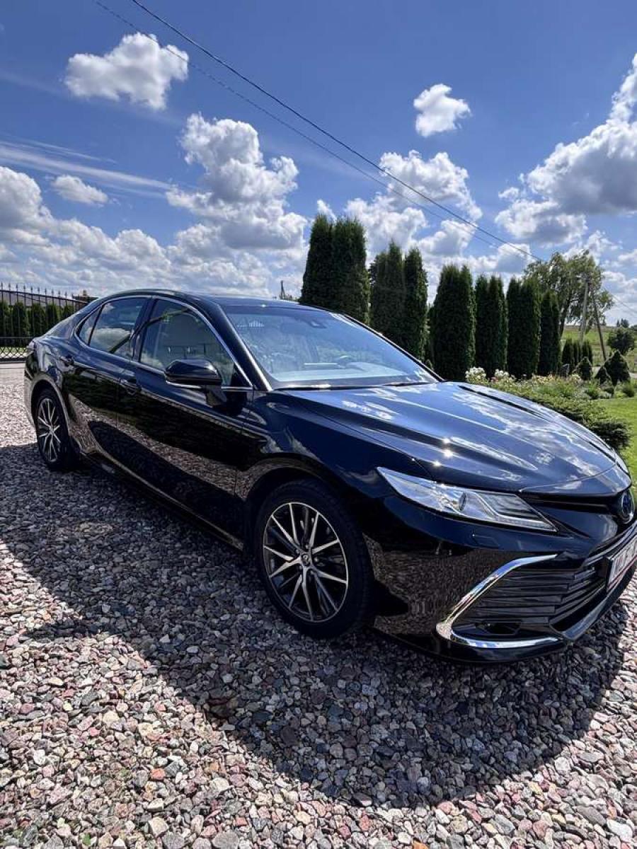 Melns Toyota Camry 2023 Kauņa, ar dzinēja tilpumu 2.49 L un nobraukumu 52 tūkst. km par 29900 €, foto 1 vietnē AUTOMOTO.COM.LV