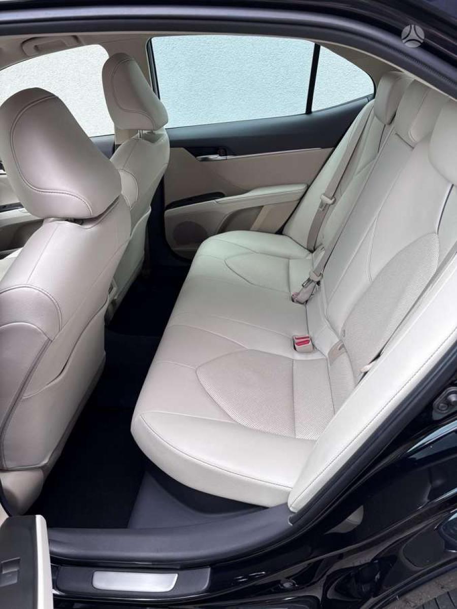 Melns Toyota Camry 2023 Kauņa, ar dzinēja tilpumu 2.49 L un nobraukumu 52 tūkst. km par 29900 €, foto 6 vietnē AUTOMOTO.COM.LV