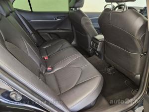 Melns Toyota Camry 2024 Rakvere, ar dzinēja tilpumu 2.49 L un nobraukumu 0 tūkst. km par 36490 €, foto 7 vietnē AUTOMOTO.COM.LV