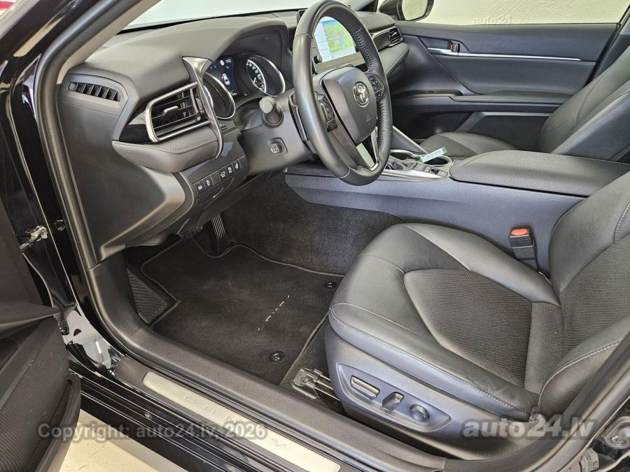 Melns Toyota Camry 2024 Rakvere, ar dzinēja tilpumu 2.49 L un nobraukumu 0 tūkst. km par 36490 €, foto 13 vietnē AUTOMOTO.COM.LV