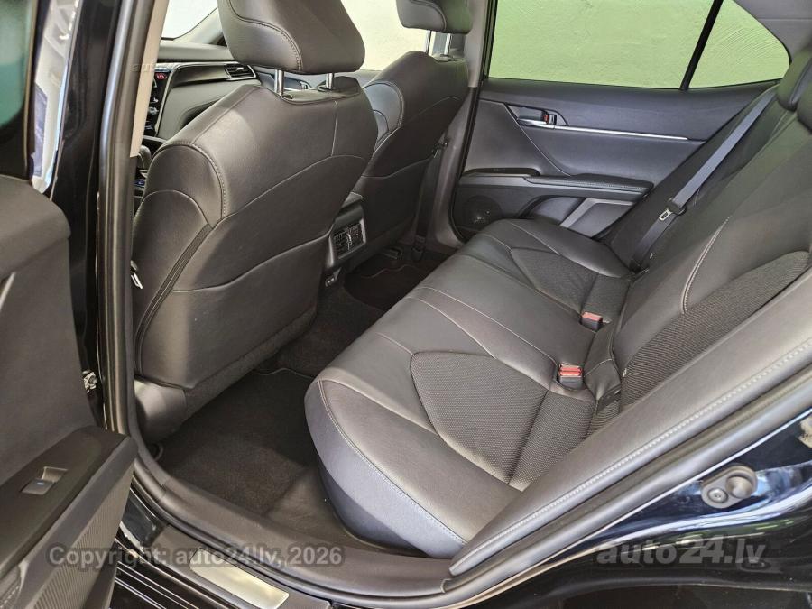 Melns Toyota Camry 2024 Rakvere, ar dzinēja tilpumu 2.49 L un nobraukumu 0 tūkst. km par 36490 €, foto 14 vietnē AUTOMOTO.COM.LV