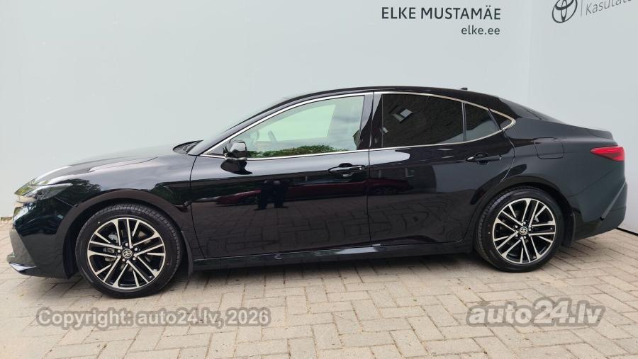 Melns Toyota Camry 2025 Tallina, ar dzinēja tilpumu 2.49 L un nobraukumu 28 tūkst. km par 42995 €, foto 4 vietnē AUTOMOTO.COM.LV