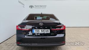 Melns Toyota Camry 2025 Tallina, ar dzinēja tilpumu 2.49 L un nobraukumu 28 tūkst. km par 42995 €, foto 5 vietnē AUTOMOTO.COM.LV
