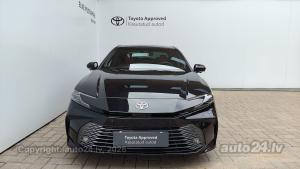 Melns Toyota Camry 2025 Tallina, ar dzinēja tilpumu 2.49 L un nobraukumu 28 tūkst. km par 42995 €, foto 6 vietnē AUTOMOTO.COM.LV