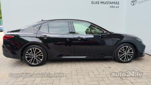 Melns Toyota Camry 2025 Tallina, ar dzinēja tilpumu 2.49 L un nobraukumu 28 tūkst. km par 42995 €, foto 17 vietnē AUTOMOTO.COM.LV
