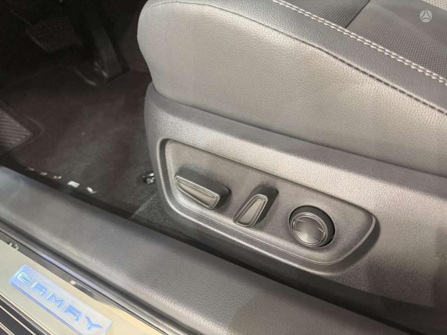 Melns Toyota Camry 2026 Panevēža, ar dzinēja tilpumu 2.49 L un nobraukumu 0 tūkst. km par 39990 €, foto 10 vietnē AUTOMOTO.COM.LV