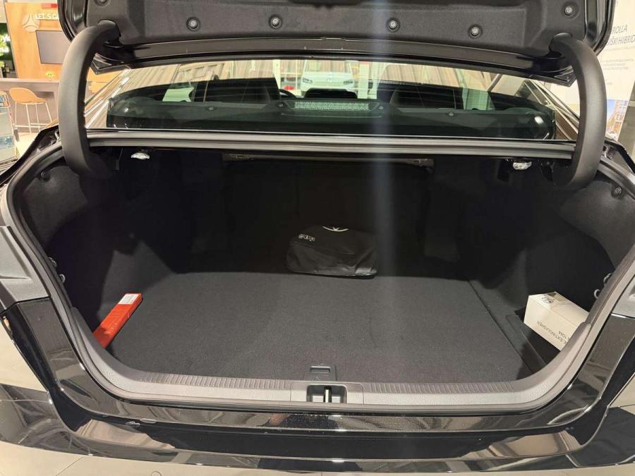 Melns Toyota Camry 2026 Panevēža, ar dzinēja tilpumu 2.49 L un nobraukumu 0 tūkst. km par 39990 €, foto 14 vietnē AUTOMOTO.COM.LV