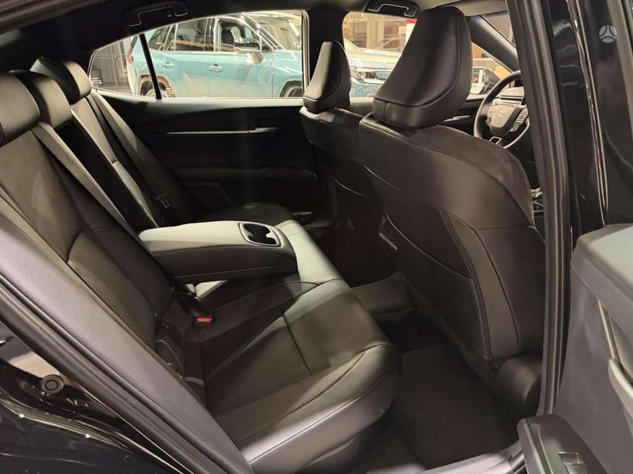 Melns Toyota Camry 2026 Panevēža, ar dzinēja tilpumu 2.49 L un nobraukumu 0 tūkst. km par 39990 €, foto 15 vietnē AUTOMOTO.COM.LV