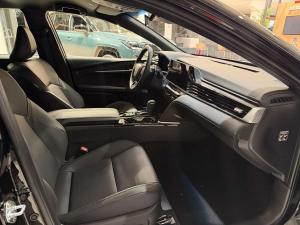 Melns Toyota Camry 2026 Panevēža, ar dzinēja tilpumu 2.49 L un nobraukumu 0 tūkst. km par 39990 €, foto 16 vietnē AUTOMOTO.COM.LV