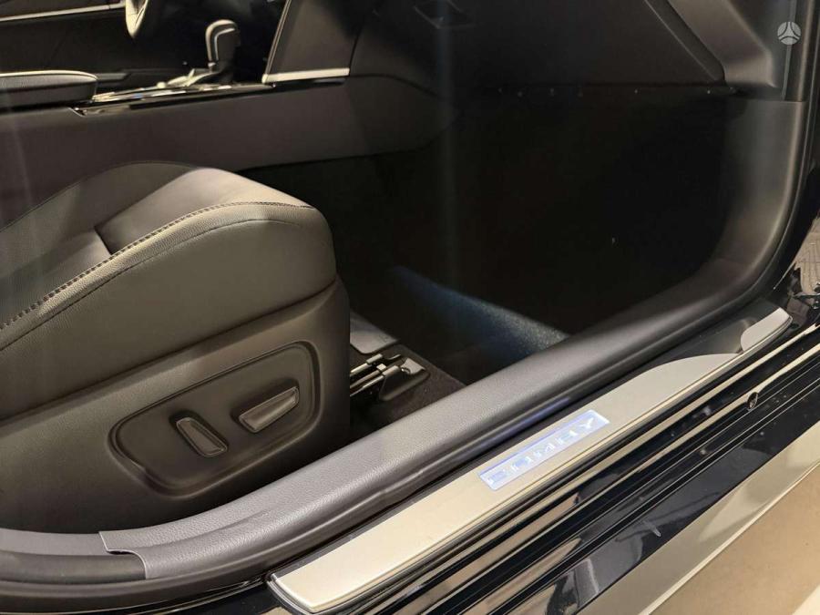 Melns Toyota Camry 2026 Panevēža, ar dzinēja tilpumu 2.49 L un nobraukumu 0 tūkst. km par 39990 €, foto 17 vietnē AUTOMOTO.COM.LV