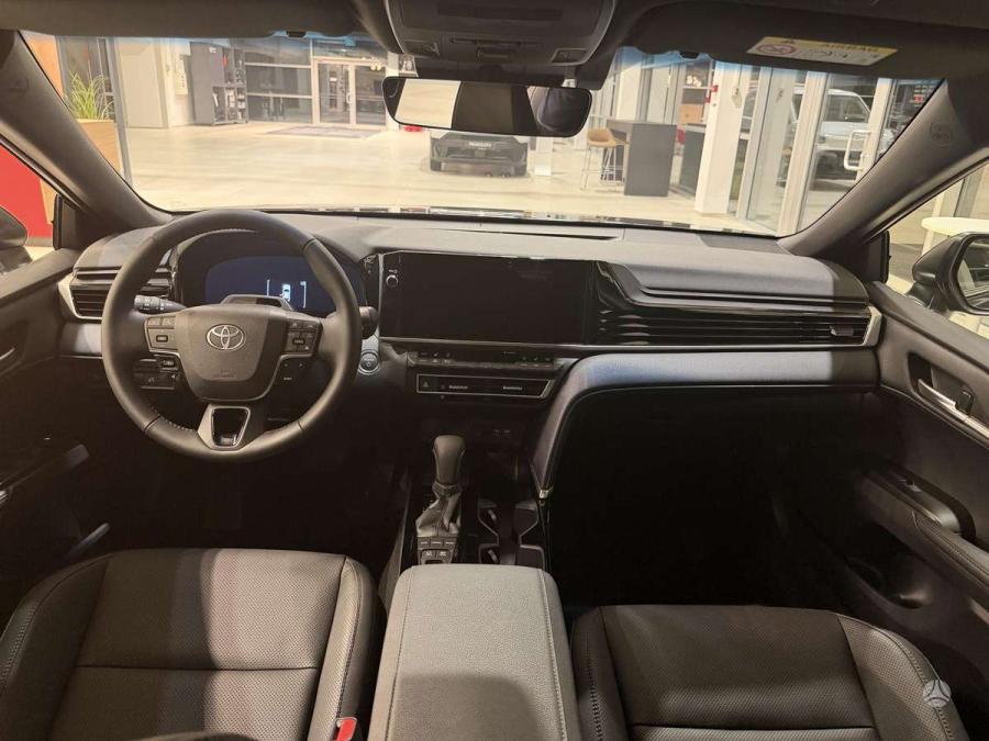Melns Toyota Camry 2026 Panevēža, ar dzinēja tilpumu 2.49 L un nobraukumu 0 tūkst. km par 39990 €, foto 19 vietnē AUTOMOTO.COM.LV
