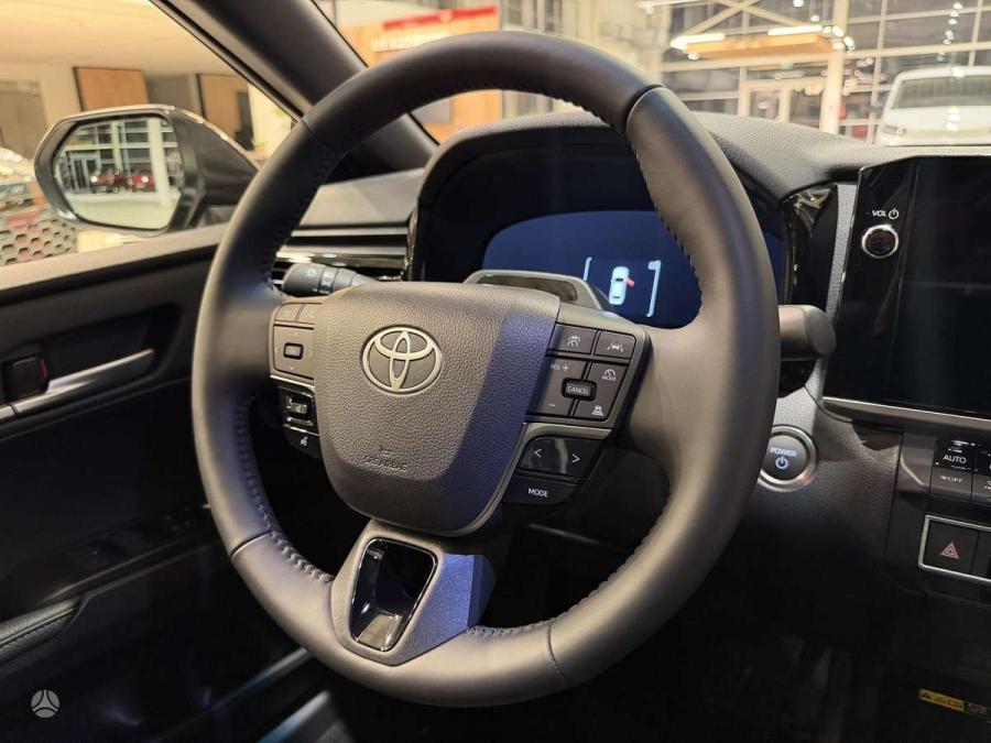 Melns Toyota Camry 2026 Panevēža, ar dzinēja tilpumu 2.49 L un nobraukumu 0 tūkst. km par 39990 €, foto 21 vietnē AUTOMOTO.COM.LV