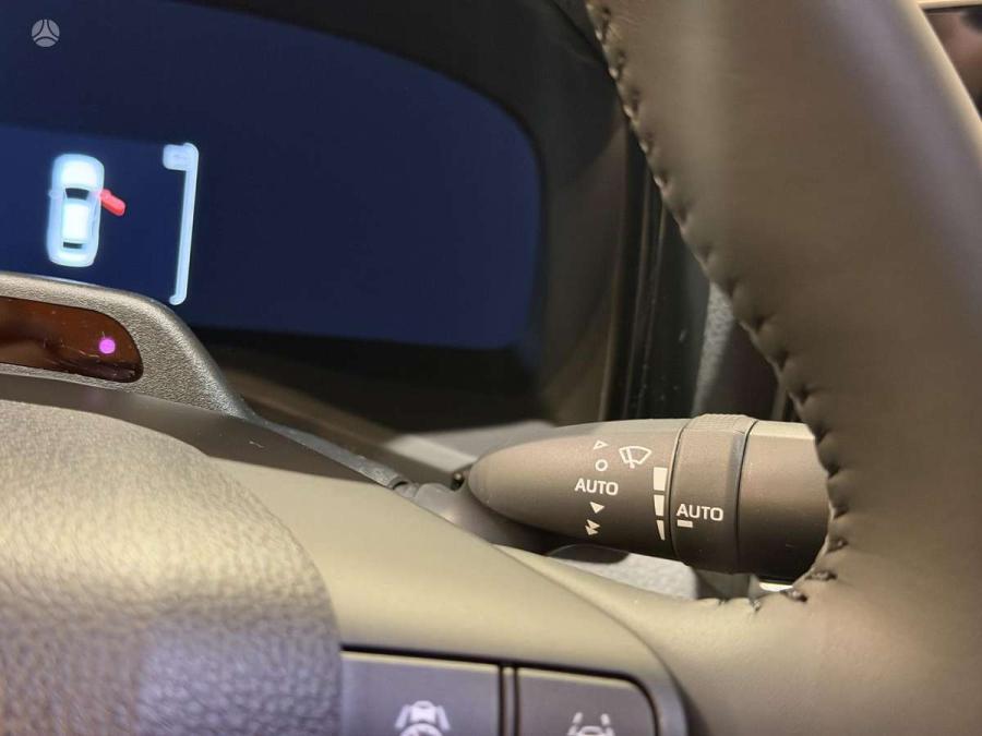 Melns Toyota Camry 2026 Panevēža, ar dzinēja tilpumu 2.49 L un nobraukumu 0 tūkst. km par 39990 €, foto 25 vietnē AUTOMOTO.COM.LV