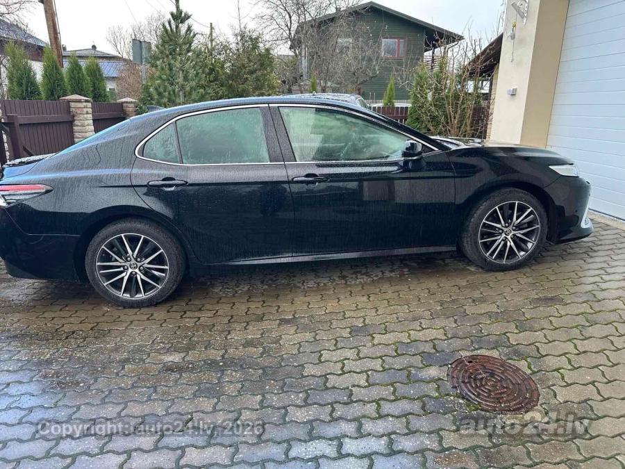 Melns Toyota Camry 2021 Tallina, ar dzinēja tilpumu 2.50 L un nobraukumu 23 tūkst. km par 26600 €, foto 3 vietnē AUTOMOTO.COM.LV