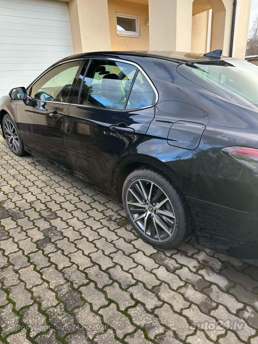 Melns Toyota Camry 2021 Tallina, ar dzinēja tilpumu 2.50 L un nobraukumu 23 tūkst. km par 26600 €, foto 4 vietnē AUTOMOTO.COM.LV