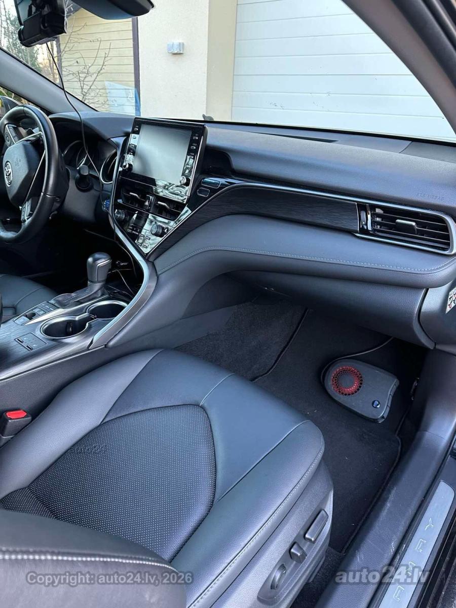 Melns Toyota Camry 2021 Tallina, ar dzinēja tilpumu 2.50 L un nobraukumu 23 tūkst. km par 26600 €, foto 6 vietnē AUTOMOTO.COM.LV