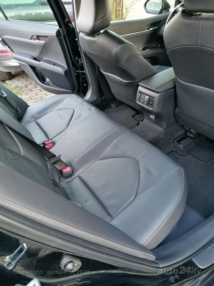 Melns Toyota Camry 2021 Tallina, ar dzinēja tilpumu 2.50 L un nobraukumu 23 tūkst. km par 26600 €, foto 7 vietnē AUTOMOTO.COM.LV