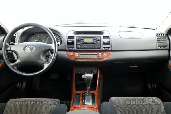 Zils Toyota Camry 2004 Tallina, ar dzinēja tilpumu 2.40 L un nobraukumu 372 tūkst. km par 1999 €, foto 5 vietnē AUTOMOTO.COM.LV
